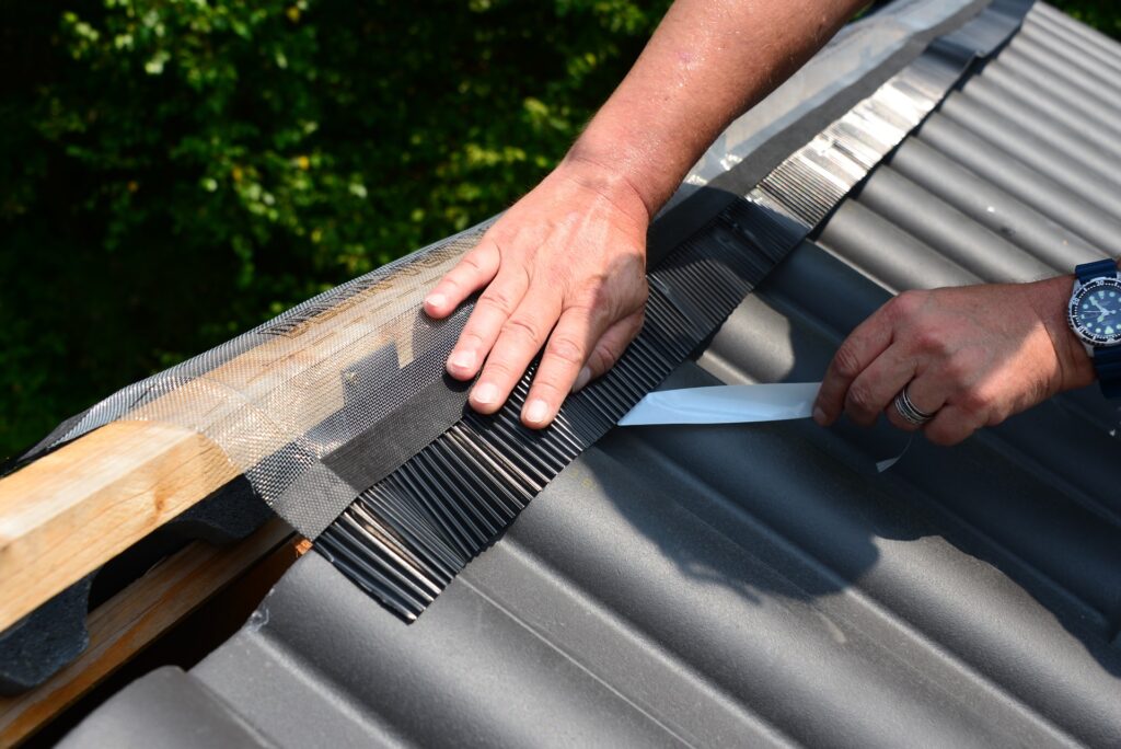 DELTA VENT ROLL PRO - Protection and ventilation for roof ridge